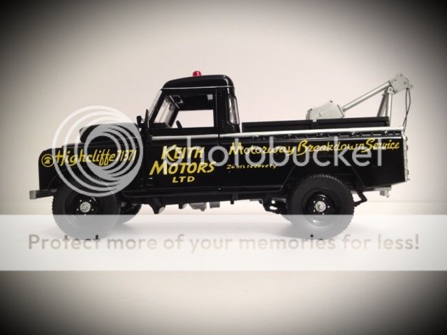 Universal Hobbies 1/18 Land Rover Series Tow Truck | DiecastXchange Forum